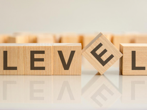 原來＂Level with me＂不是「和我在一起」 - 今周刊