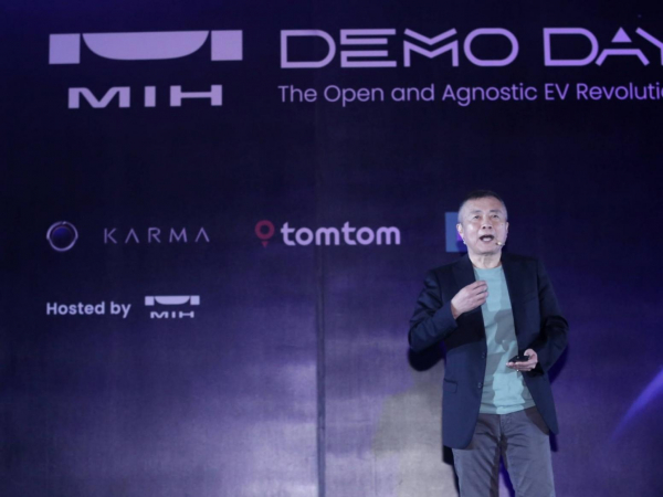 台灣血統白牌電動車可望打進日本！3人座EV、售價64萬台幣有找 為何傳統車廠也找上MIH？ - 今周刊