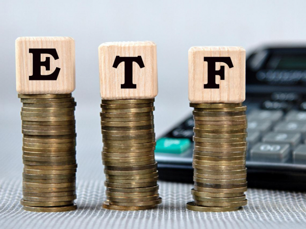 00919、00929、00878…這檔連兩次殖利率10%，股海老牛精算「便宜價」，一表看ETF人氣王 - 今周刊