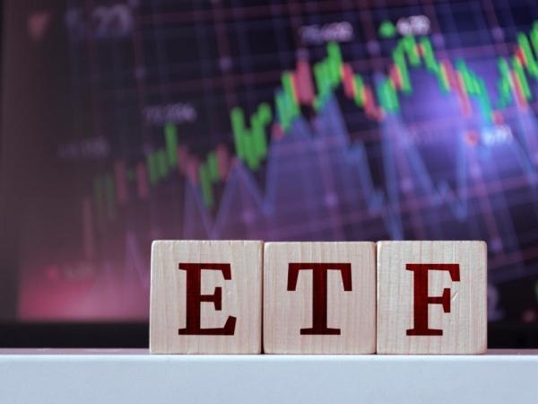 「00940弟弟」00944更強？揭露ETF財富密碼 專家：台股就要螺旋式上漲，1訊息就是進場時機 - 今周刊