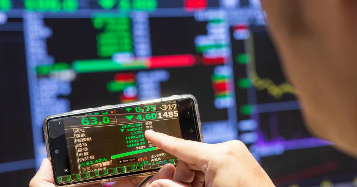 他40歲財富自由、年領息200萬卻說「我一張高股息ETF都沒有」：00878、00929...上班族不適合存高股息3個理由 - 今周刊